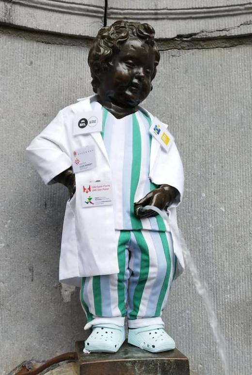 Manneken-Pis en infirmier | Ville de Bruxelles